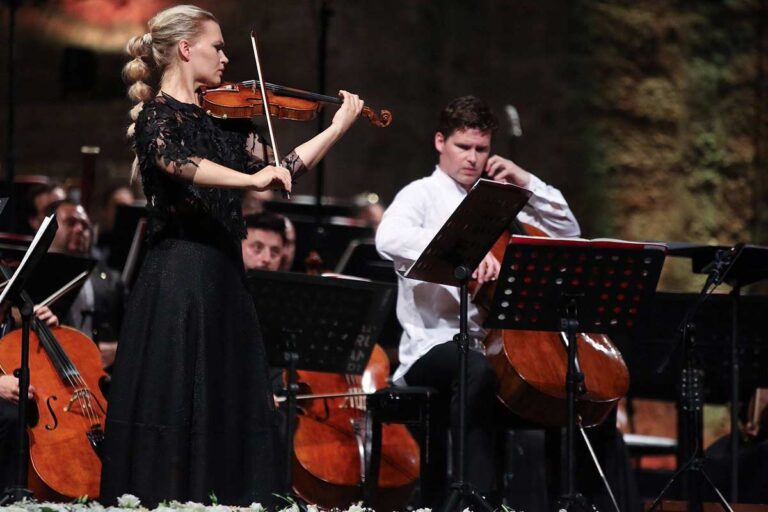 Mari Samuelsen - Norwegian Violin Virtuoso - Phamox Music