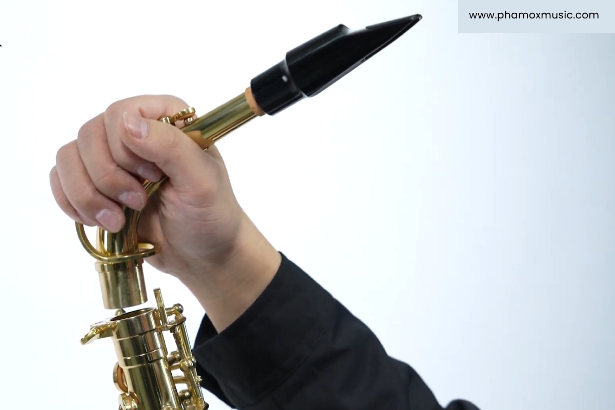 How to Assemble a Saxophone: A Step-by-Step Guide - Phamox Music